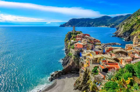 Vernazza, l'un des villages les plus pittoresques des Cinque Terre ...