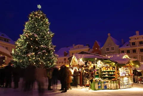 8 traditions de Noël du monde entier | Lonely Planet